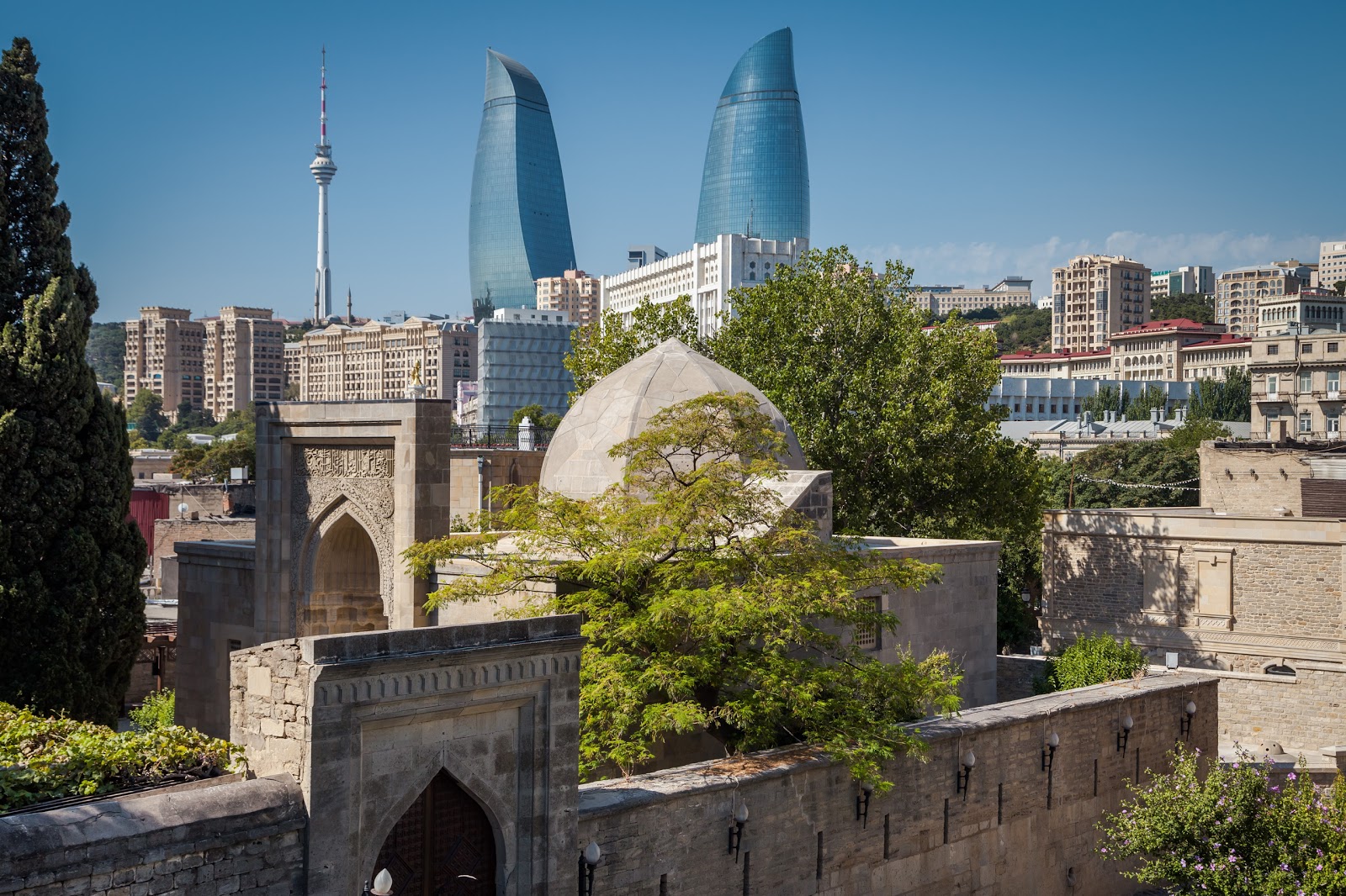Baku - City of Water and Fire (Part 2) - Explore the World with Simon ...
