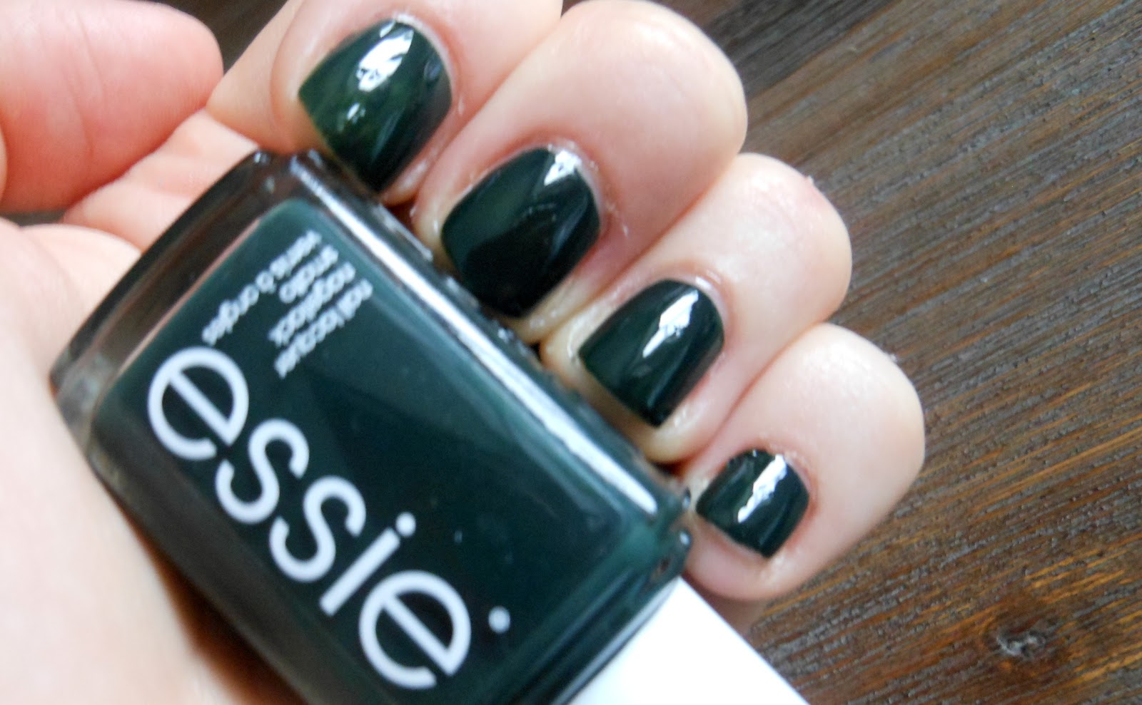 Emily Has Dimples: Midweek Post: Essie 'Stylenomics'