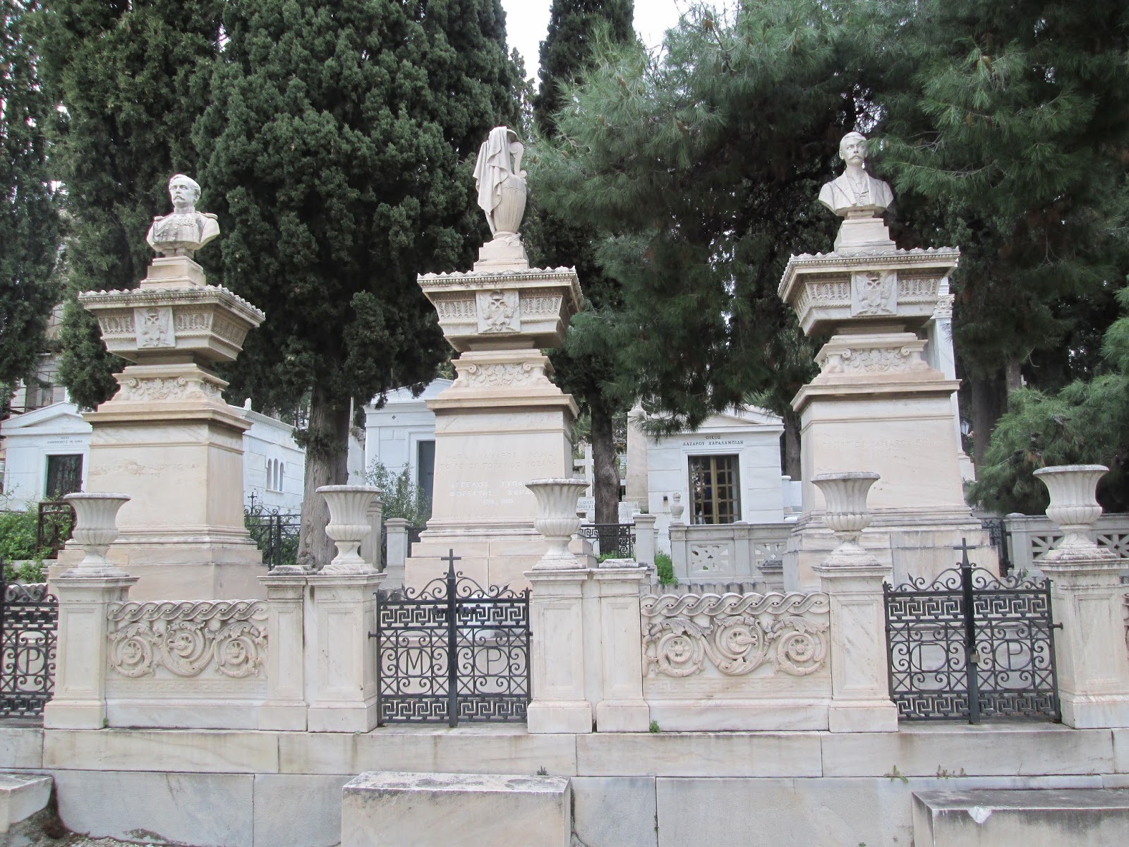 Athens First Cemetery in English: Ancient Greece in the Cemetery