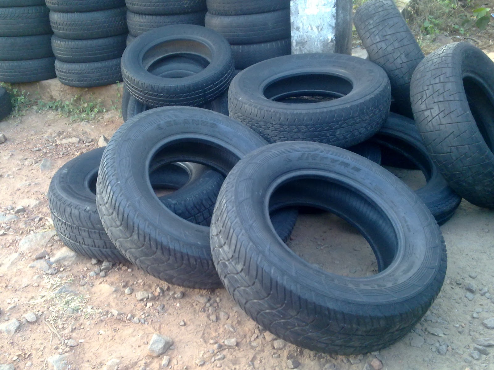 Mahindra CJ 500D, My Modified Jeep: TyRe UpGrAdE to 235/65R16