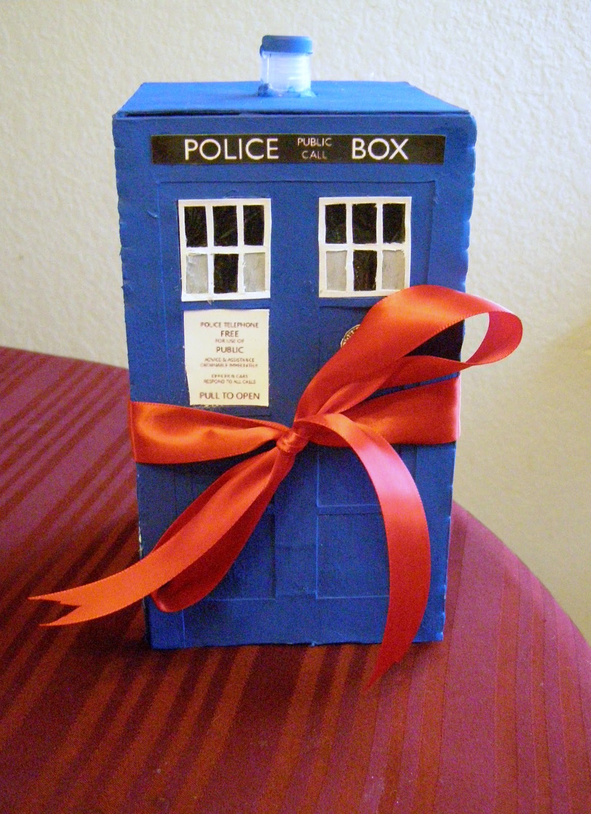 Just Folk Art: Making a TARDIS Gift Box