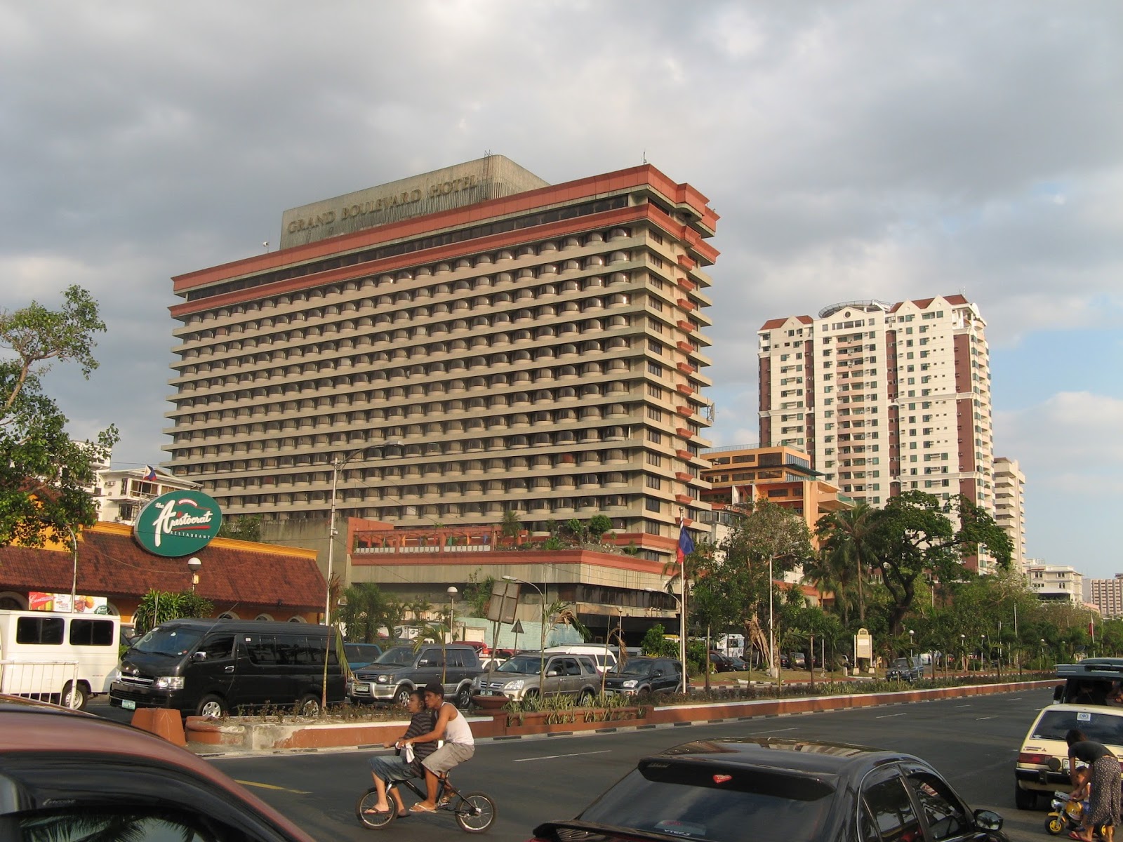 LEXICAL CROWN: MANILA BAY