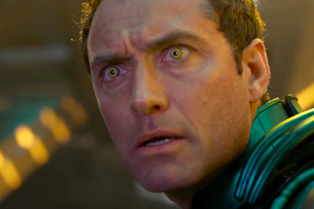 SNEAK PEEK : "Captain Marvel" - Jude Law is 'Yon-Rogg'