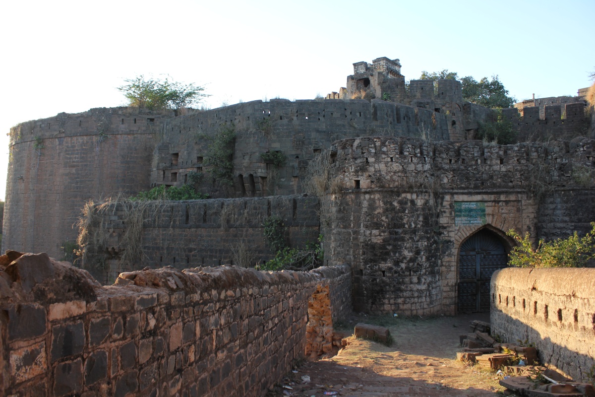 Journeys across Karnataka: Kalyana Fort (Jan 2011)