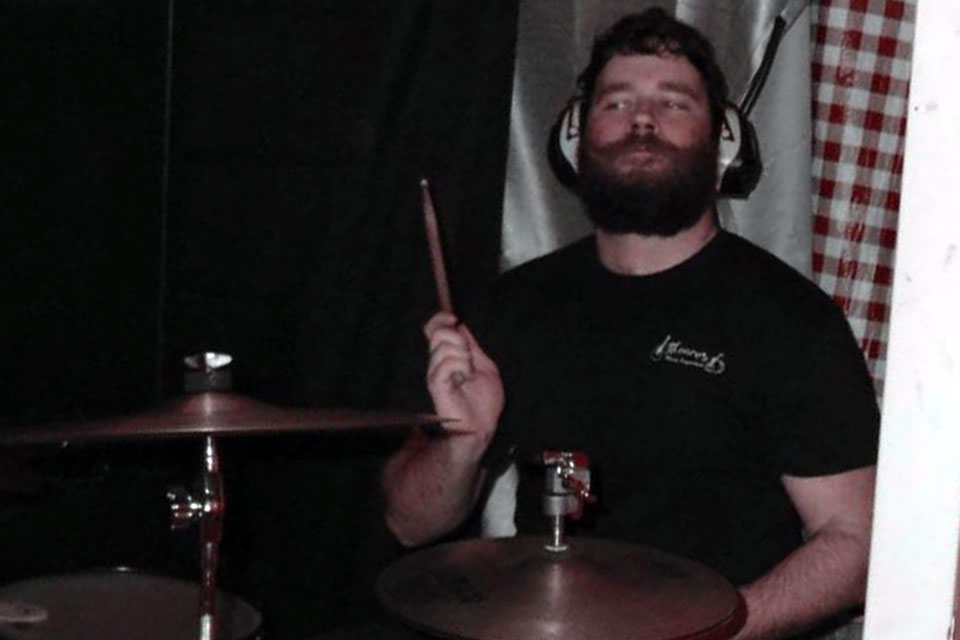 Recyclable Sounds: Colouratura "Unfamiliar Skies" (2018)