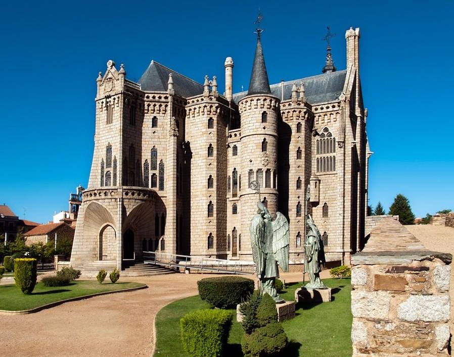 Los Viajes de Bevi, la Bellota Viajera: Palacio Episcopal, Astorga (León)