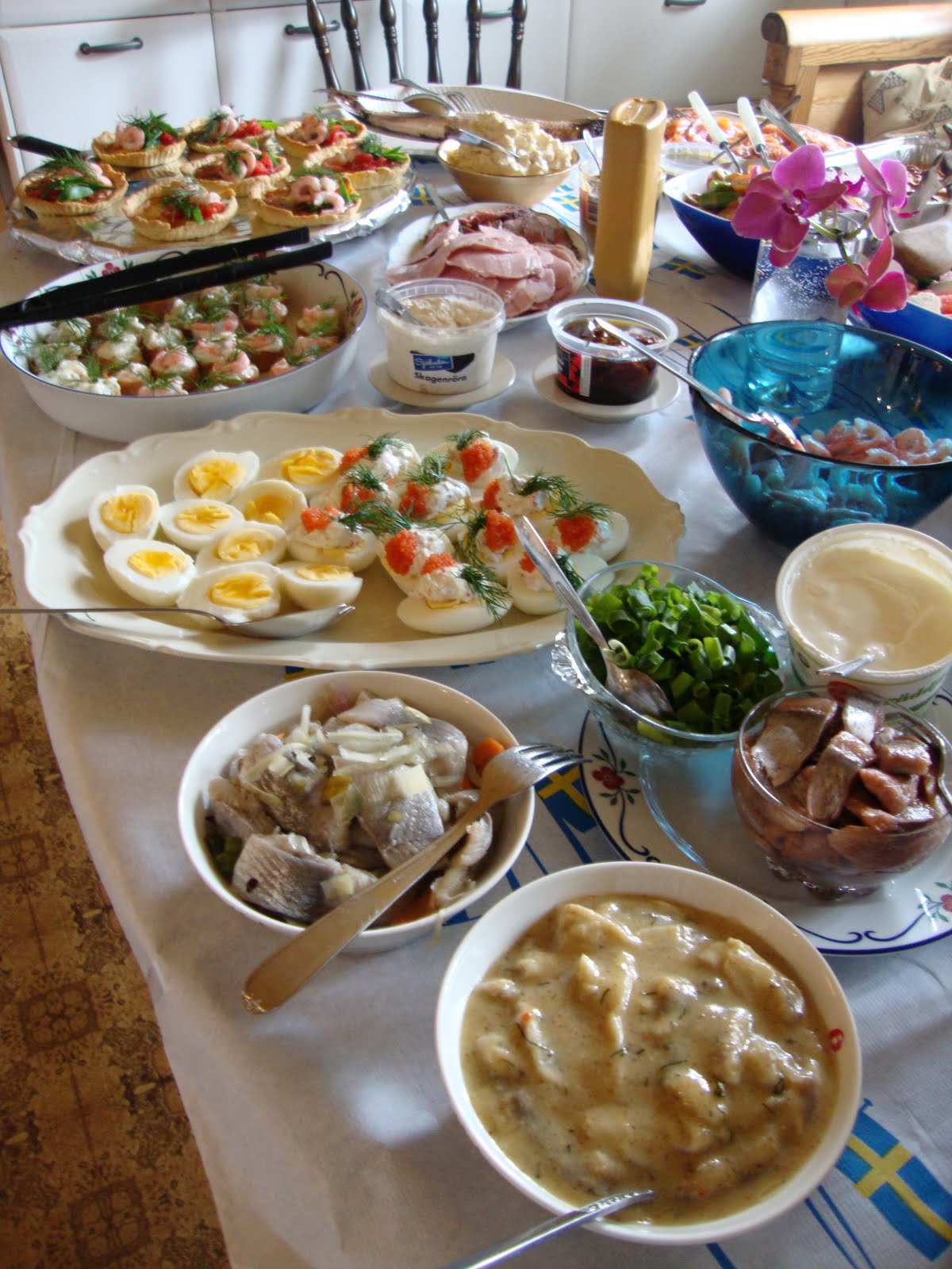 Frostrosor: Försenat inlägg om midsommarmaten