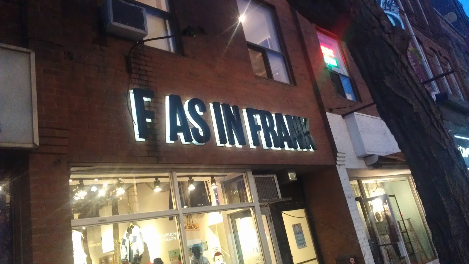 Official Vintage Insider : F as in Frank