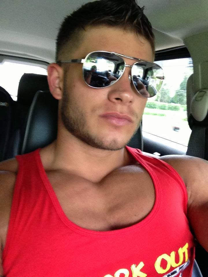 Daily Bodybuilding Motivation: Colin Wayne Fitness Model Lifestyle Photos