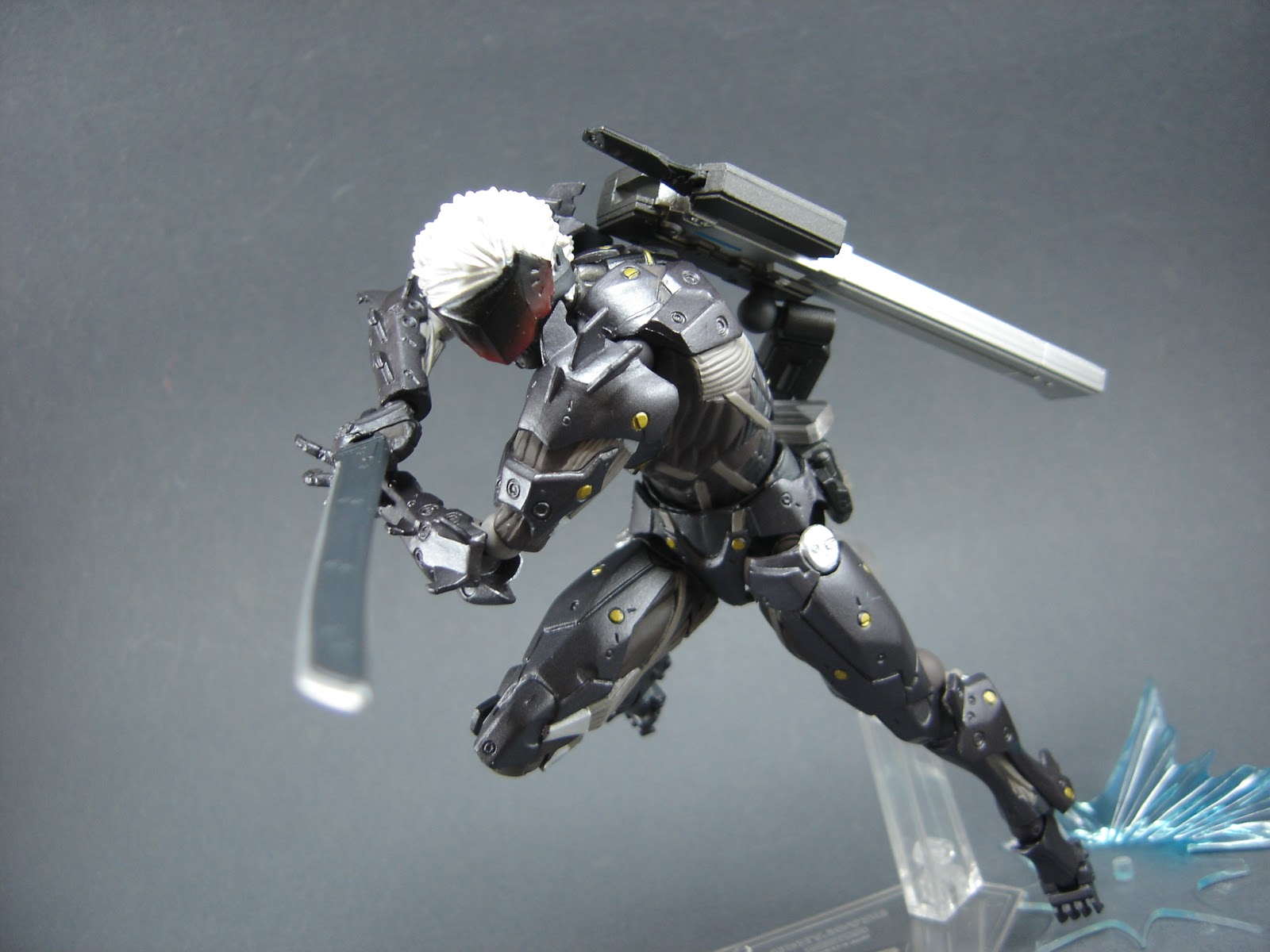 Lightning Ace's gundams: Revoltech Raiden from metal gear rising ...