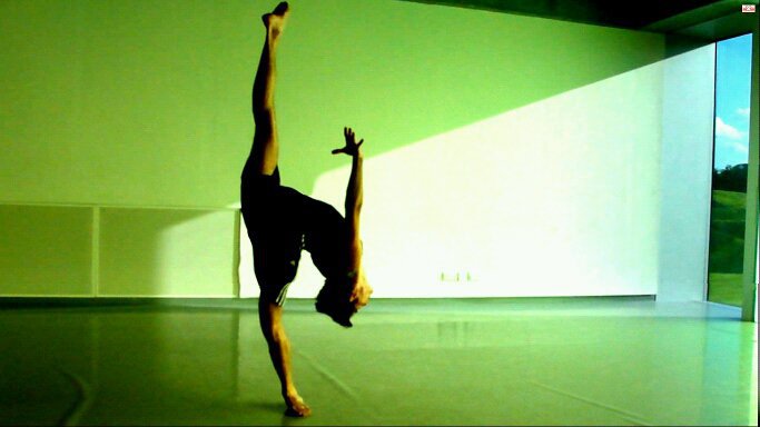 cathaloves: awkward body positions