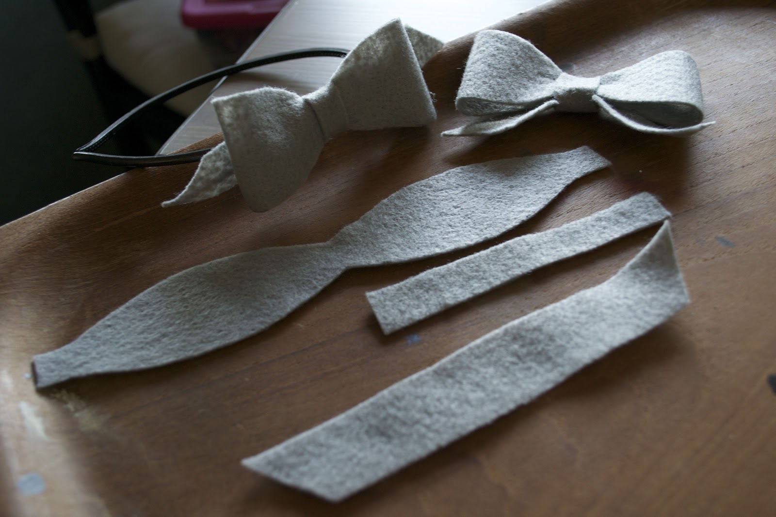 with two n's: Felt Bows! Felt Bows! Felt Bows!