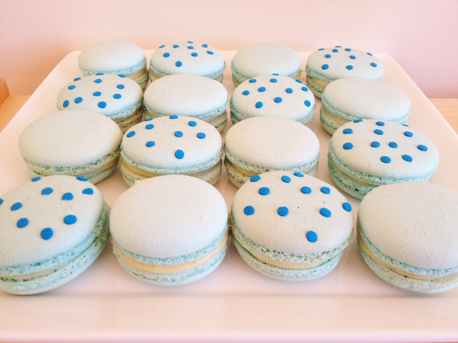 Macaron Me: Blue Vanilla Macarons (and the start of my blog)