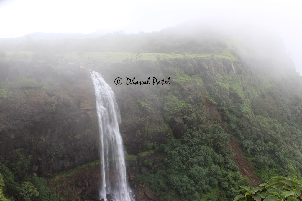 Dhaval's Travel Log: Madhe Ghat Waterfall