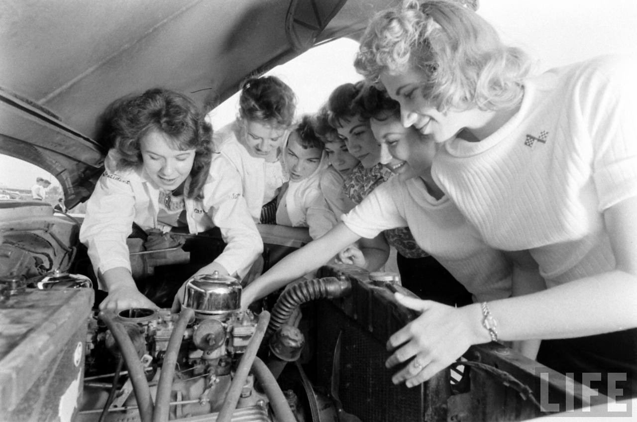 The Dragettes: Pictures of the Kansas City’s All-Girl Hot Rod Club in ...