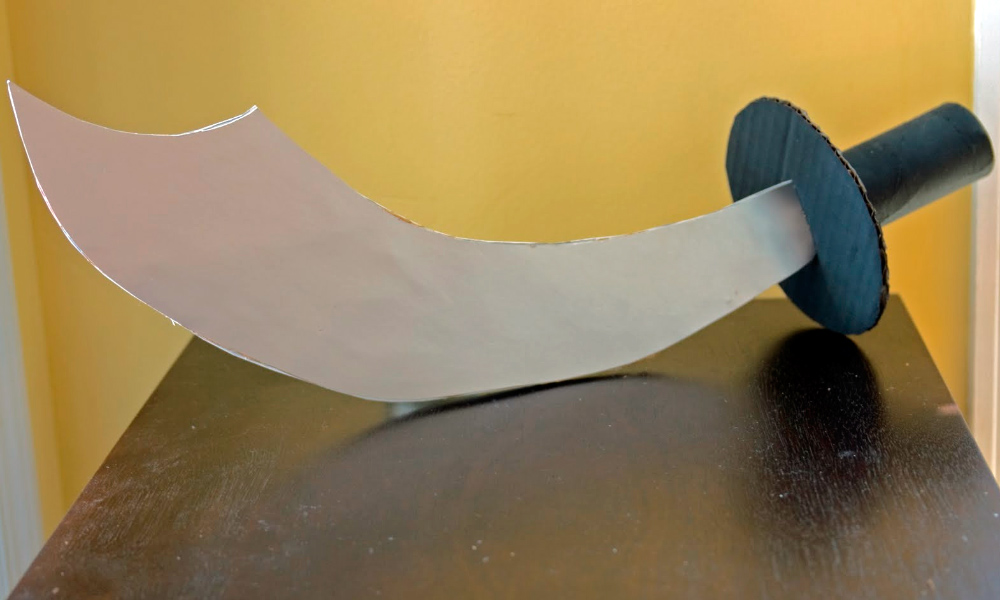 como hacer una espada y un cuchillo de pirata | Trato o truco