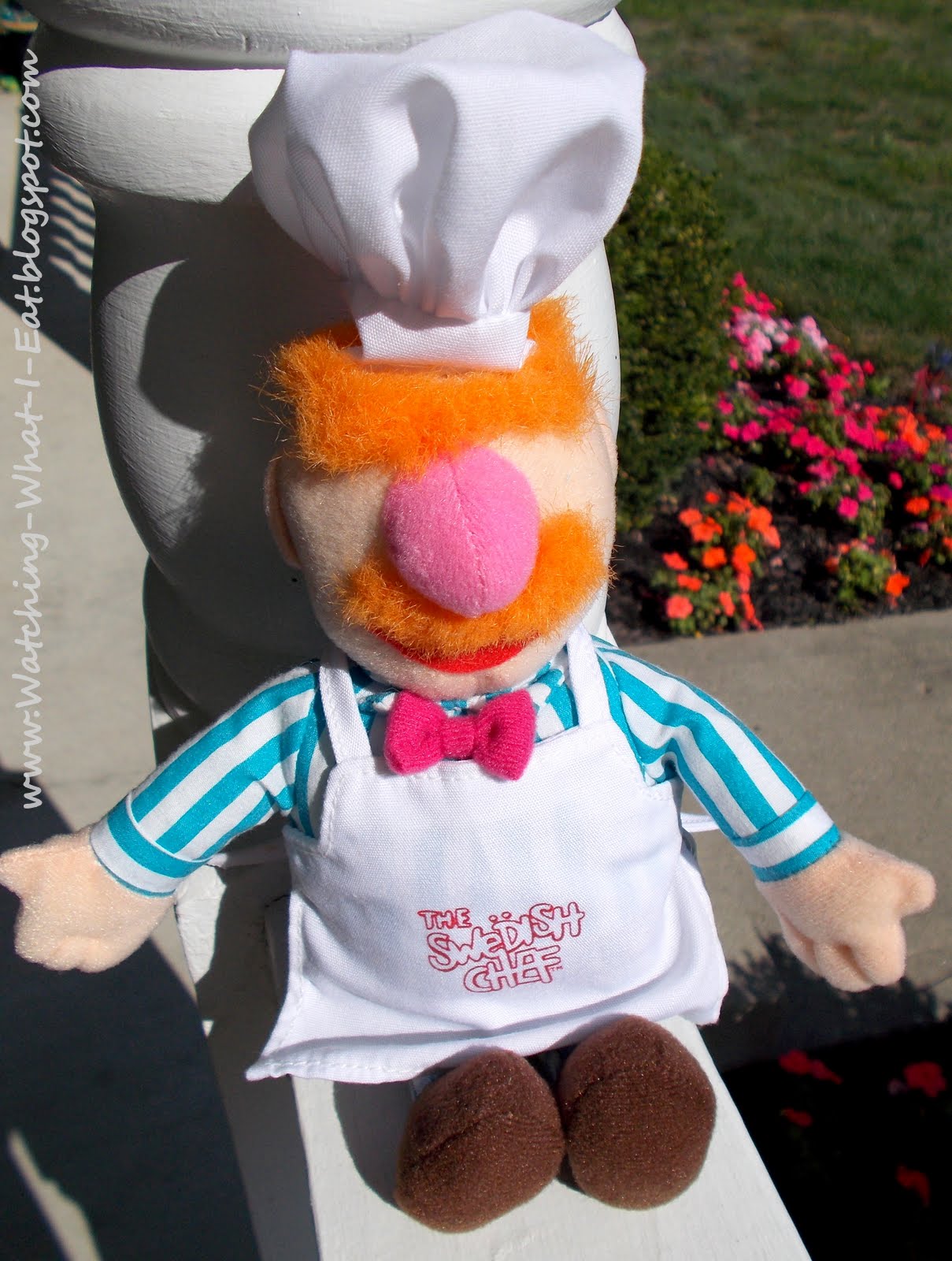 Watching What I Eat: The Swedish Chef ~ comical cooking in the kitchen