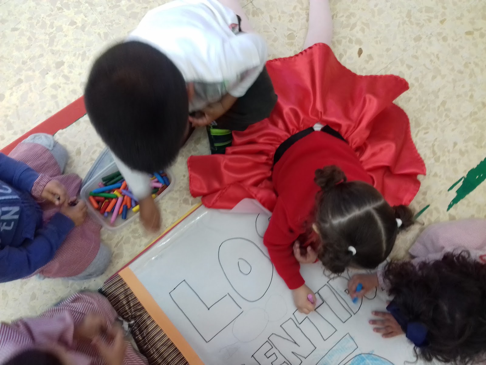 PEQUESDESCUBRIDORES: CON NEREA JUGAMOS CON LOS SENTIDOS