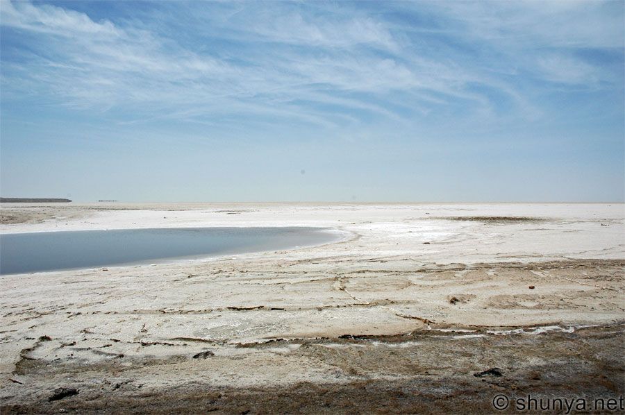 KNOW INDIA.....: LARGEST SALT DESERT IN WORLD.