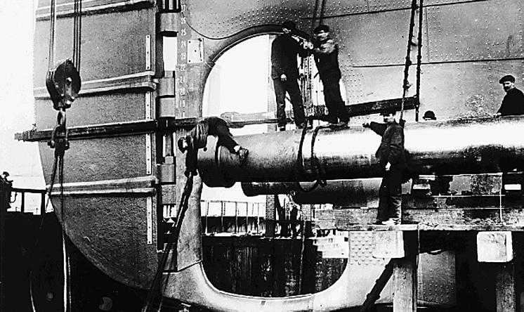 Documentary Photographs of Titanic | Diary Ifat