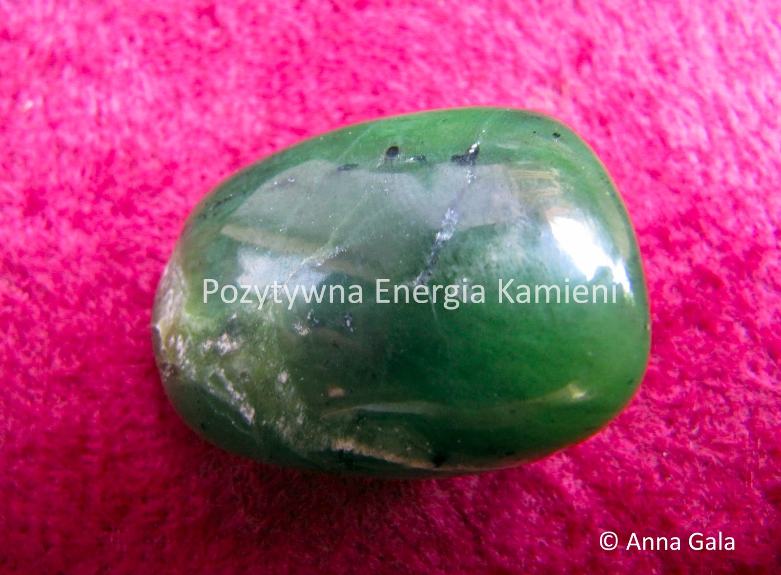 Pozytywna Energia Kamieni: Nefryt