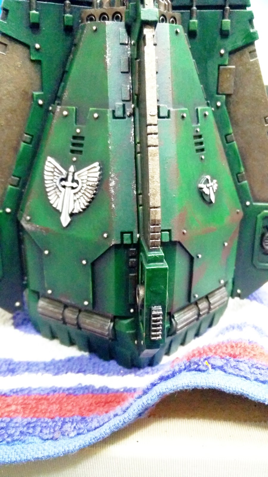 Confessions of a 40k addict: Dark Angels - Drop Pod[s], Pod 1 weathering