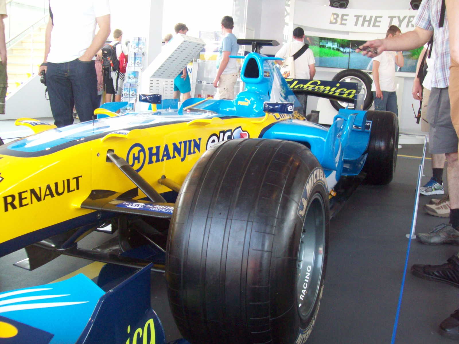 Bridgland Tech F1: Title-winning Tech: Renault R26 2006