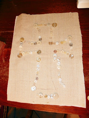 Southern Traditions Boutique: Create your very own Button Art ~ Cross