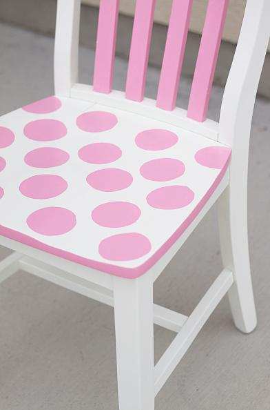 do it yourself divas: DIY: Polka Dot Chair