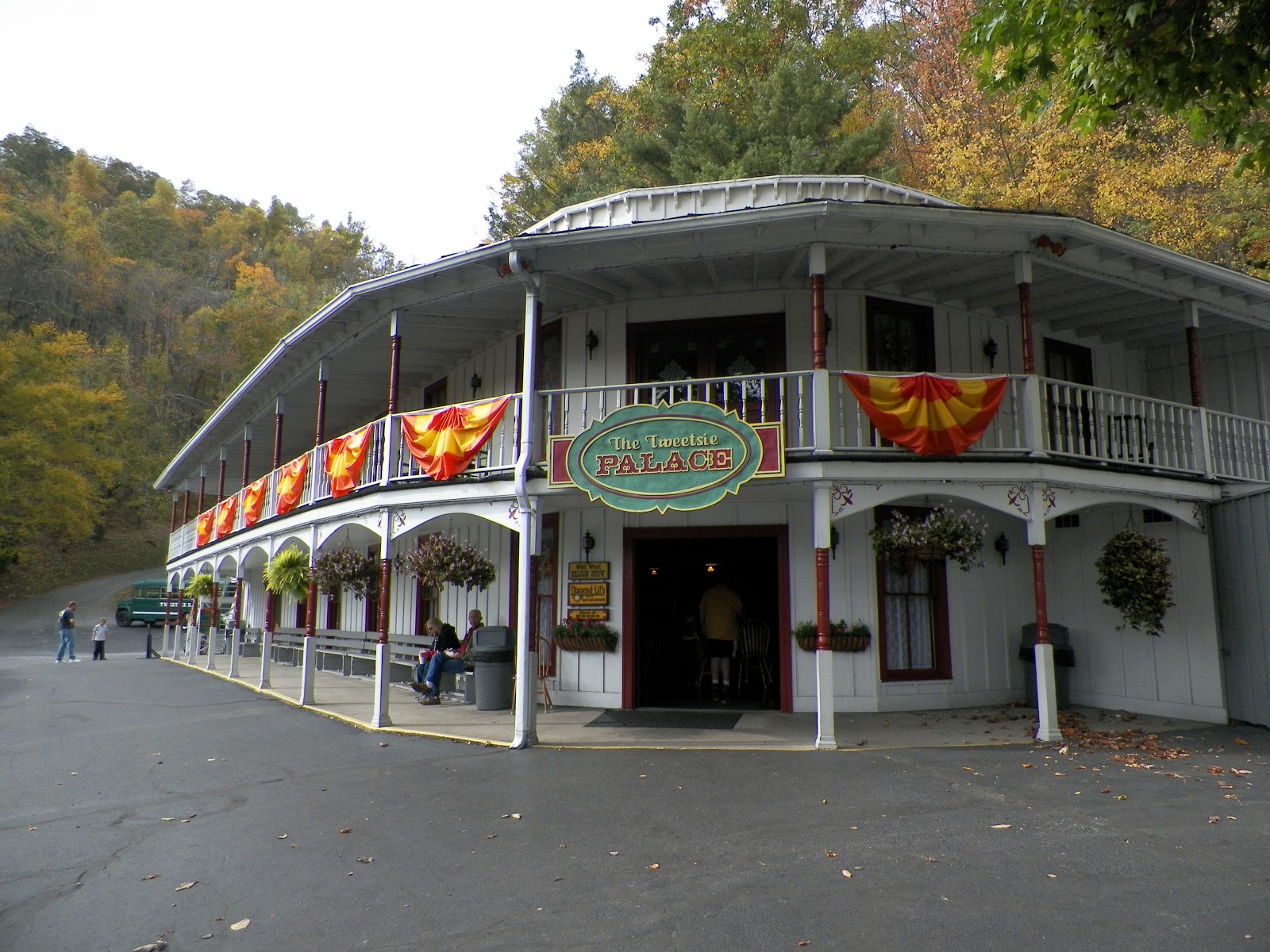 Southern-Direction: Sunday at Tweetsie Railroad