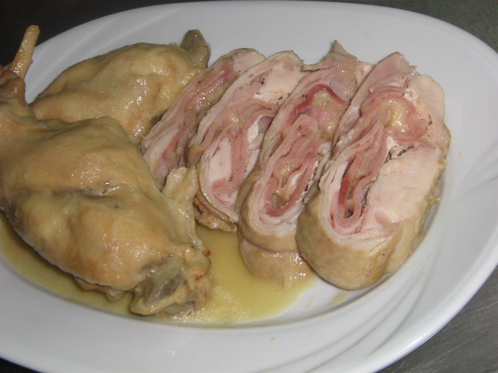 Cocina de ayer y de hoy: CONEJO RELLENO