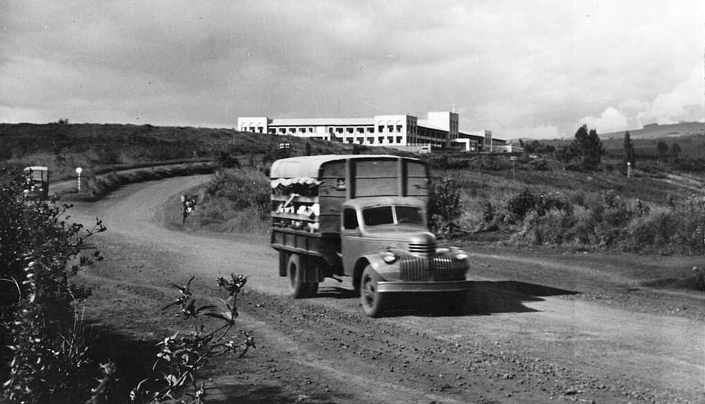 transpress nz: WW2 Chevrolet ex-Army truck