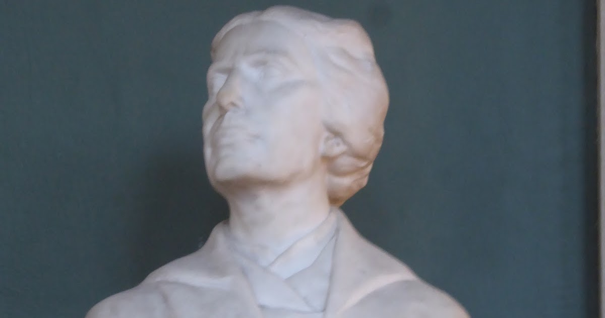 Photo-ops: Statue of Historic Figure: Alice Stone Blackwell - Boston, MA