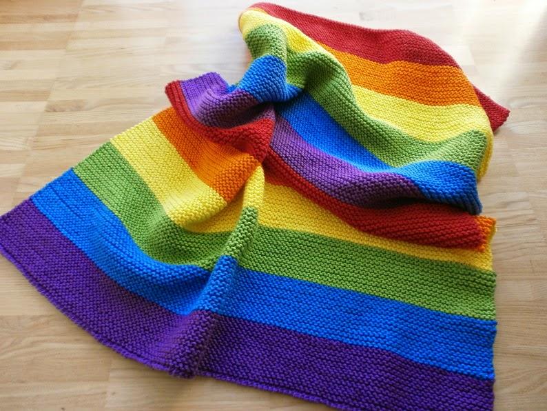 Edeltraud mit Punkten: Double-Rainbow-Babydecke