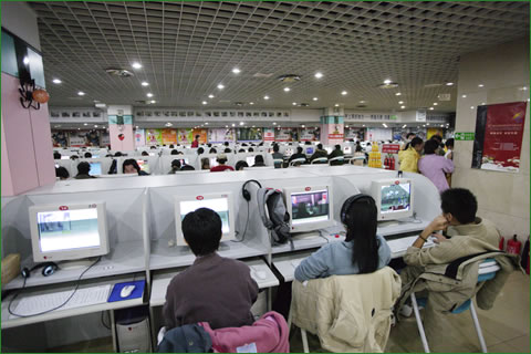 25+ Best Internal Internet Cafe Arrangement Design Samples ~ Resources ...