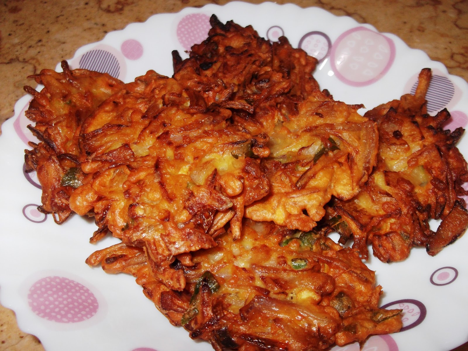 Shaain's Cooknotes: Ulli Vada/Onion Bajji
