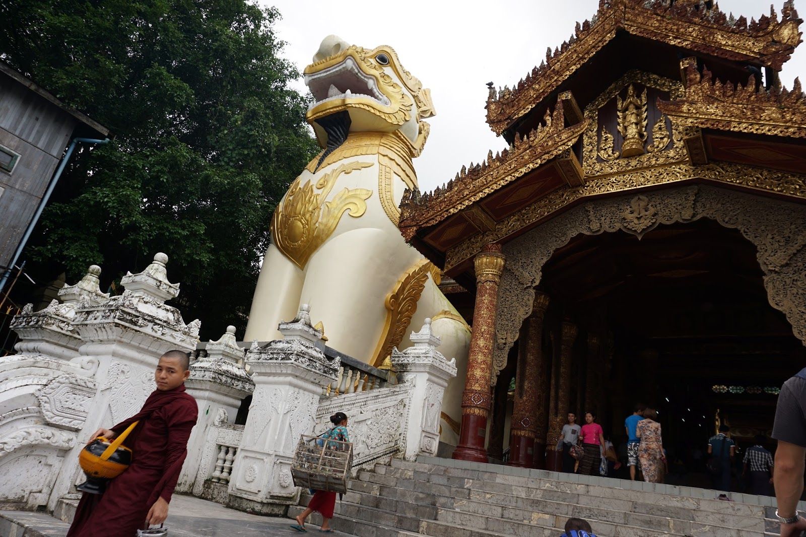 A Visit to the "Crown of Burma": Yangon's Shwedagon Pagoda - Vikingess ...