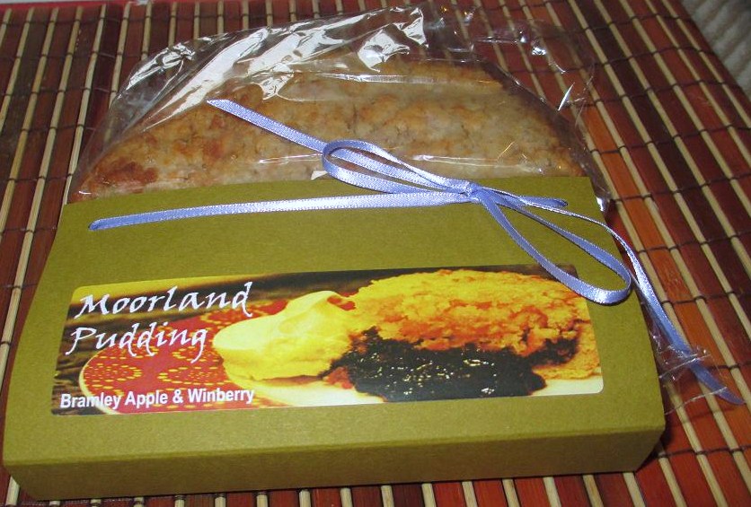 FOODSTUFF FINDS: Moorland Pudding aka Bramley Apple & Winberry Pie ...