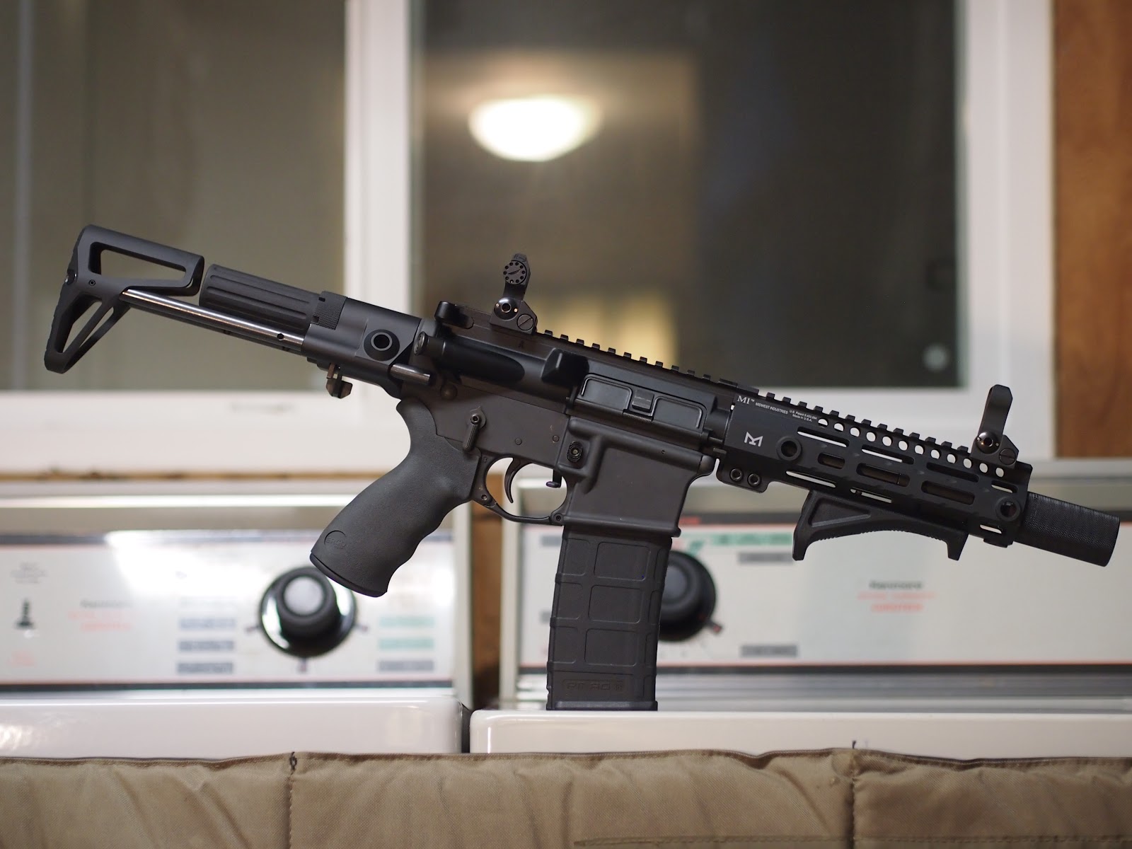 Mister Donut's Firearms Blog: 300 BLK build with Maxim stock