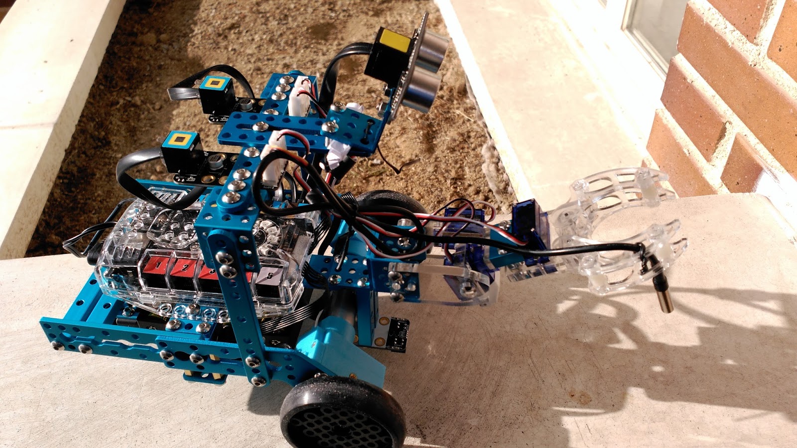 Logix5 Smart Solutions: Ranger explorador -- Robot programado y ...