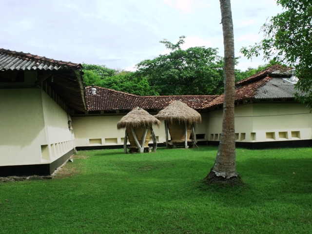 Images of Sri Lanka on blogspot.com: 'Wee Bissa' - paddy store, Mr ...