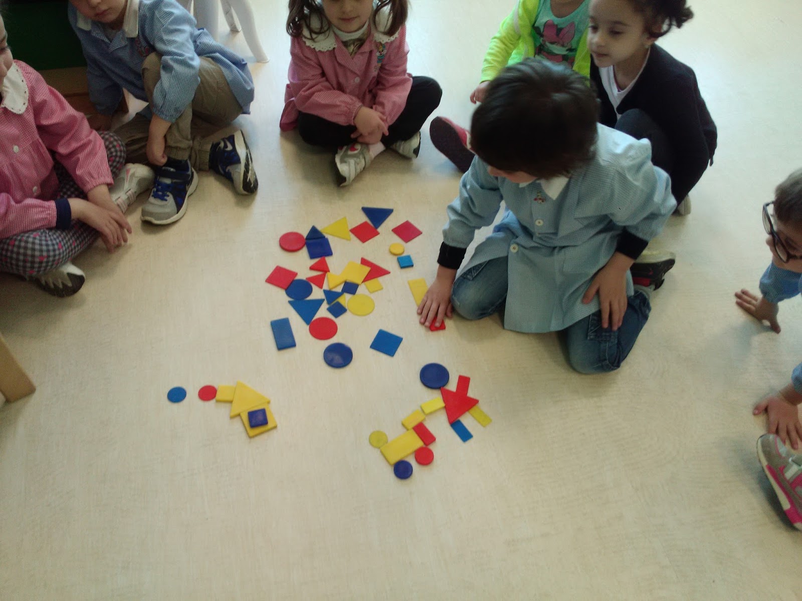 Scuola dell'Infanzia e Primaria San Secondo: GIOCHIAMO CON LE FORME