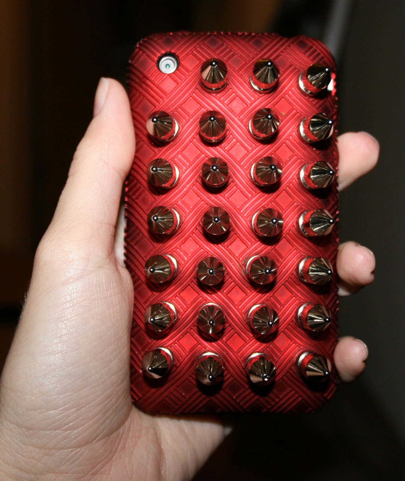 ASHLEY TREECE: DIY-Spiked iPhone Cover