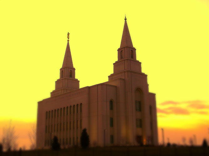 Tour the Kansas City LDS Temple | Queen of the Clan