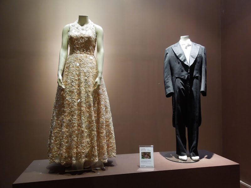 Hollywood Movie Costumes and Props: Original movie costumes from Life ...