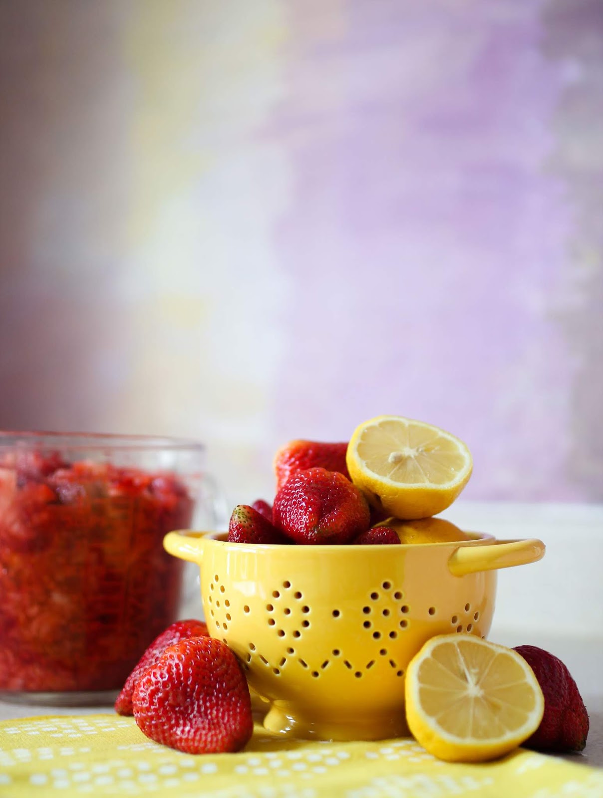 Here's How To Make The Easiest, Most Delicious Strawberry Lemonade ...