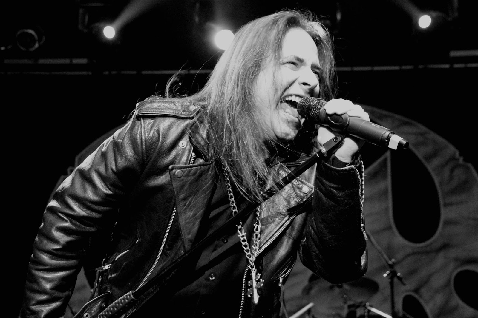Bola da Foca: Cantor Andre Matos celebra 20 anos de Angels Cry, do Angra