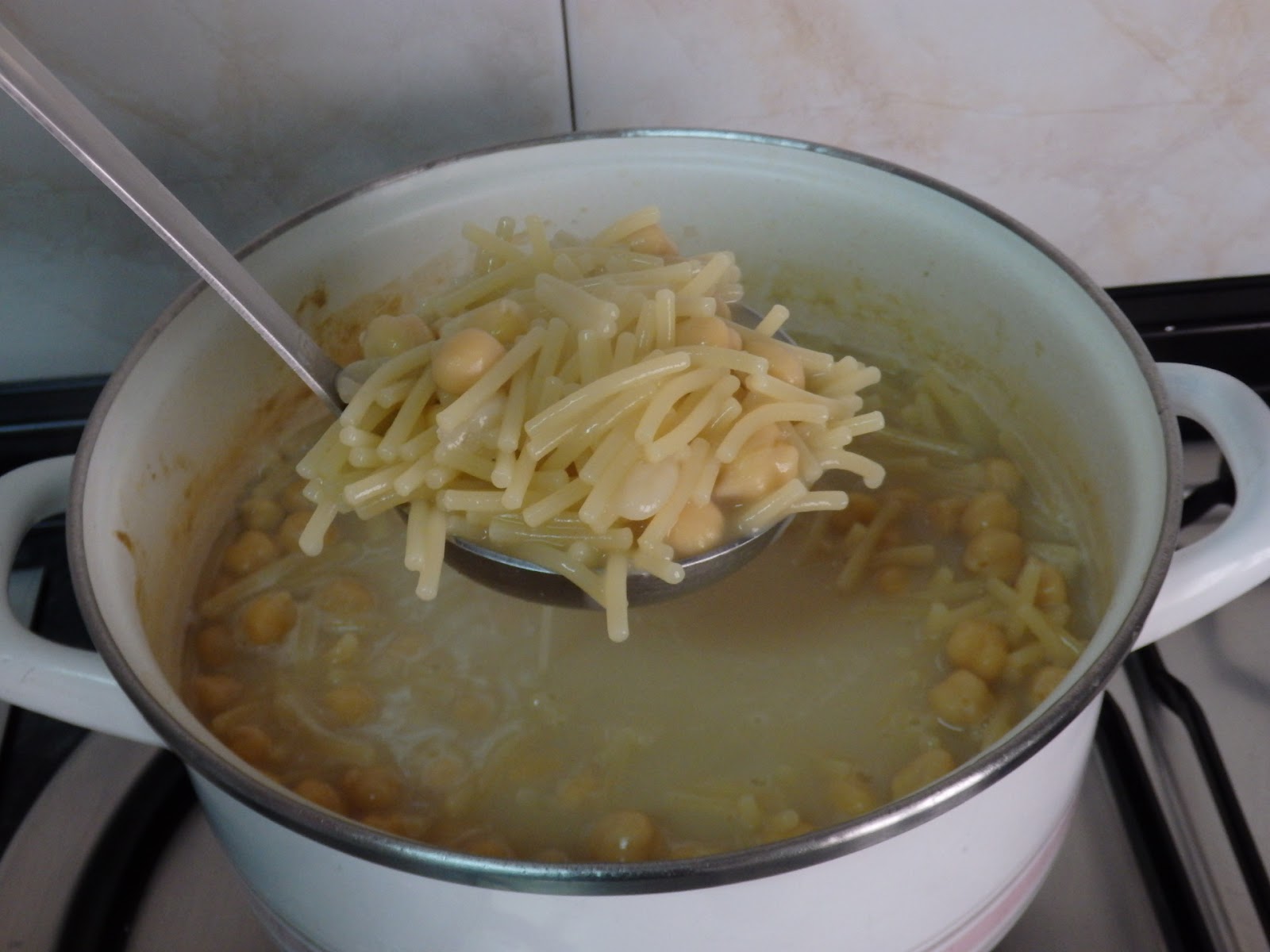 OSUKAA IS COOKING: SOPA DE FIDEOS Y GARBANZOS CON CALDO NATURAL ANETO ...
