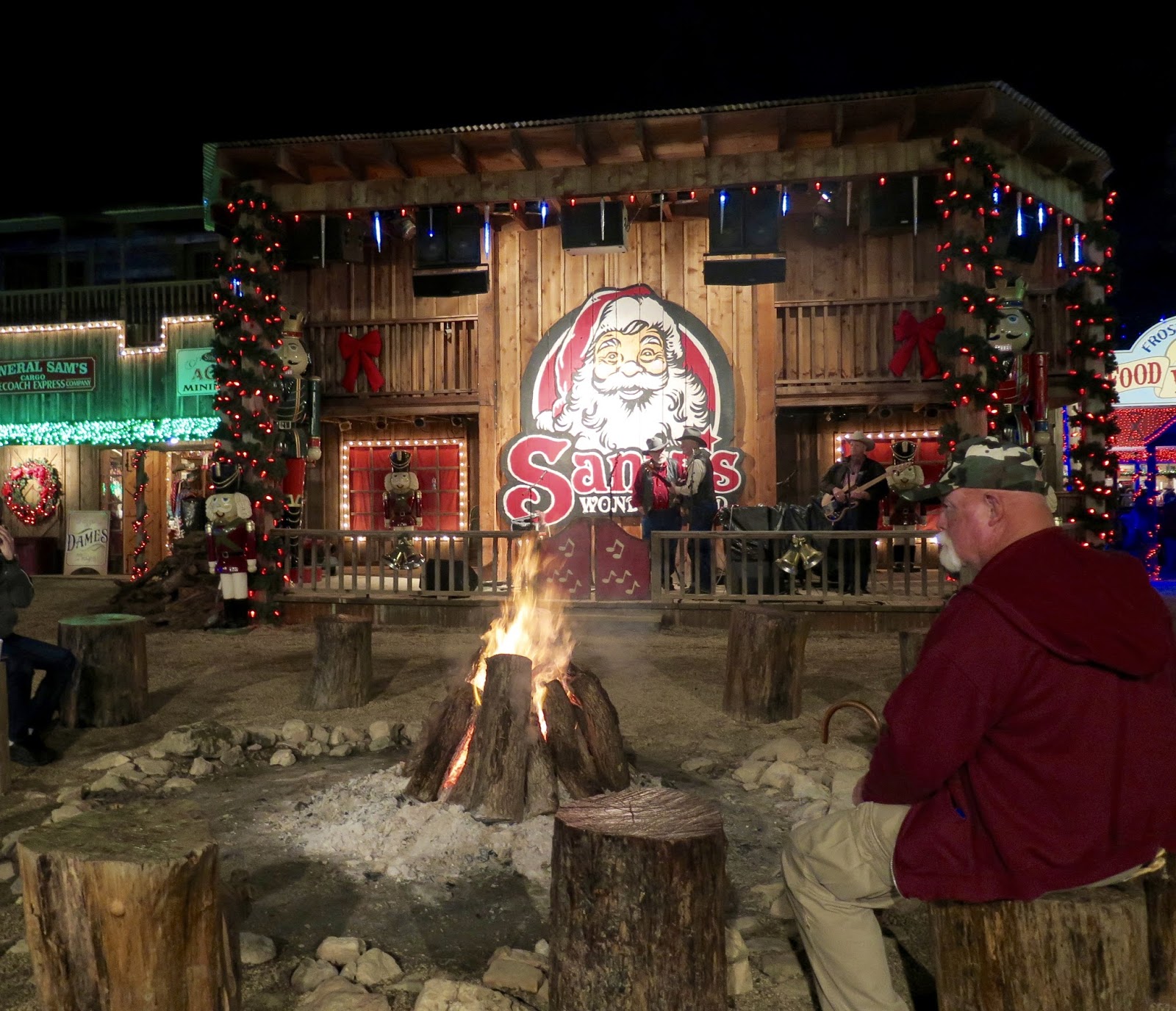 Life By The Pool. . .it's just BETTER!: Our Visit to Santa's Wonderland