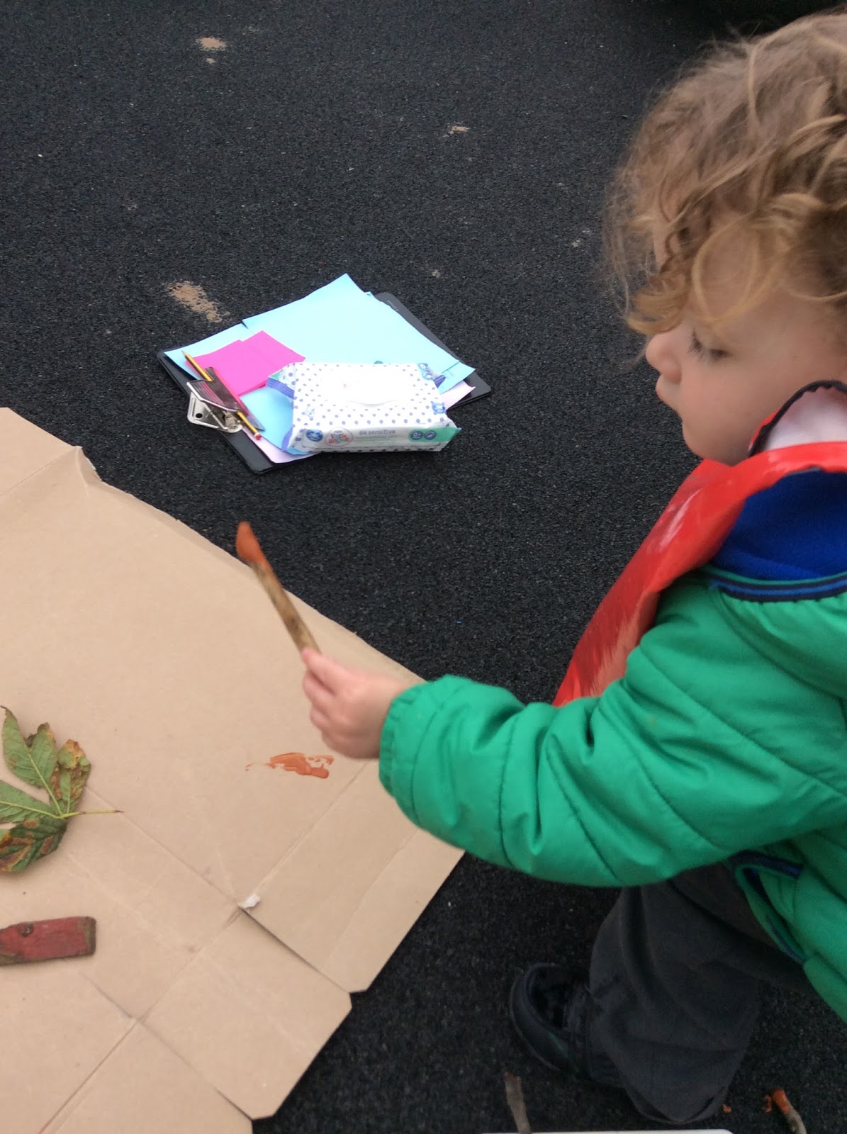 Wolverham Primary and Nursery School: Mark making outdoors, using ...